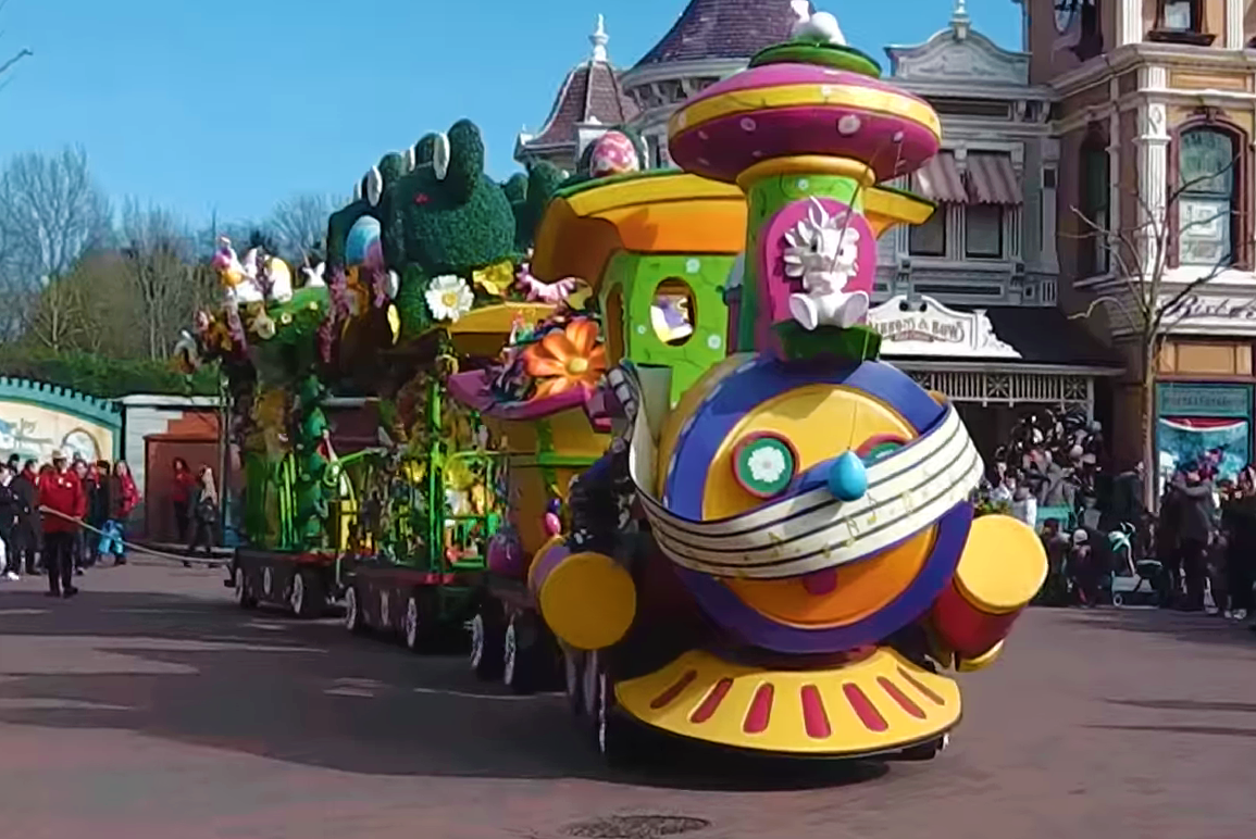 Le Train Express du Printemps de Minnie - FireTeaM.Fr